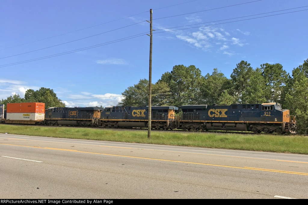 CSX 913, 5363, and 3155 prepare to roll SB
